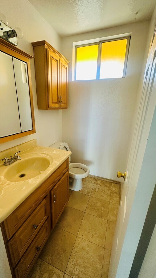 130 Catamaran St, Marina Del Rey, CA 90292 | LoopNet