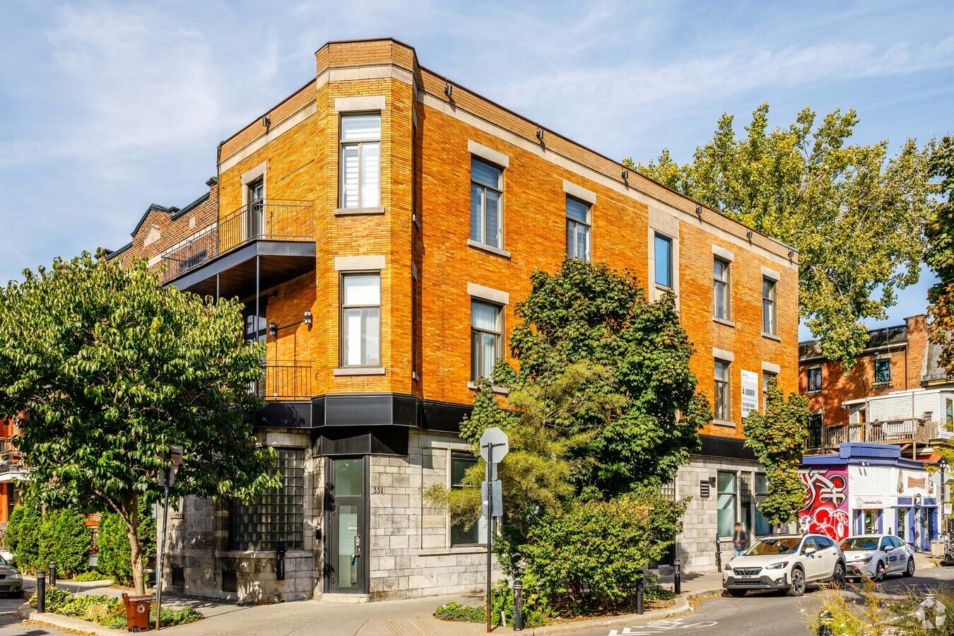 351-357 Rue Roy E, Montréal, QC H2W 1P5 | LoopNet