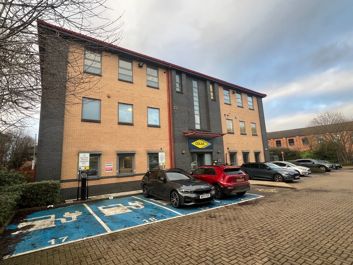 Landmark Ct, Leeds, LS11 8JT | LoopNet