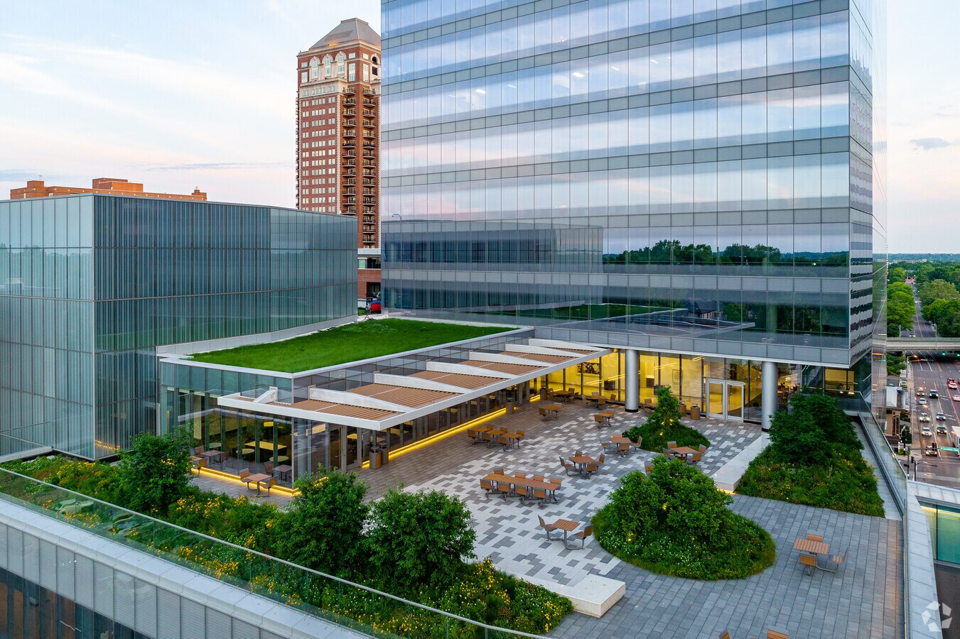 7676-7638 Forsyth Blvd, Clayton, MO 63105 - Centene Plaza C | LoopNet