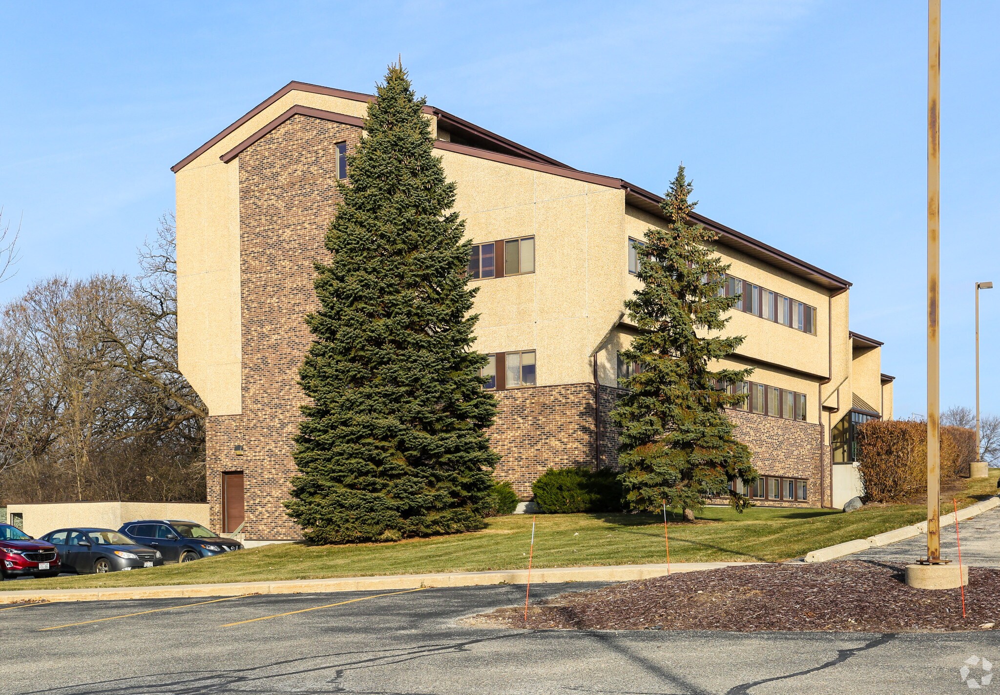 700 Rayovac Dr, Madison, WI 53711 - 55 Oaks Corporate Center | LoopNet