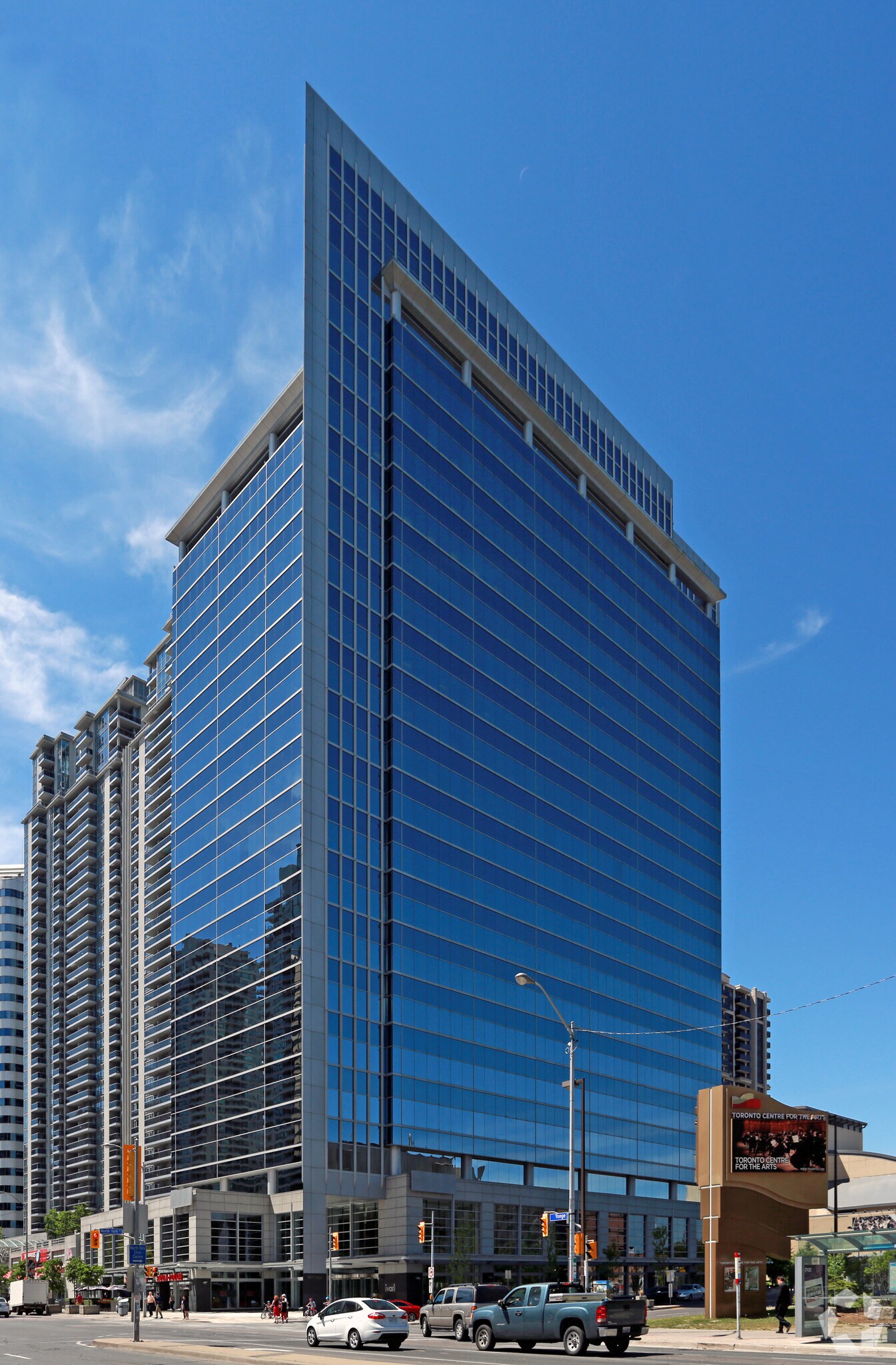 5000 Yonge St, Toronto, ON M2N 7E9 - Ivari Tower | LoopNet.com