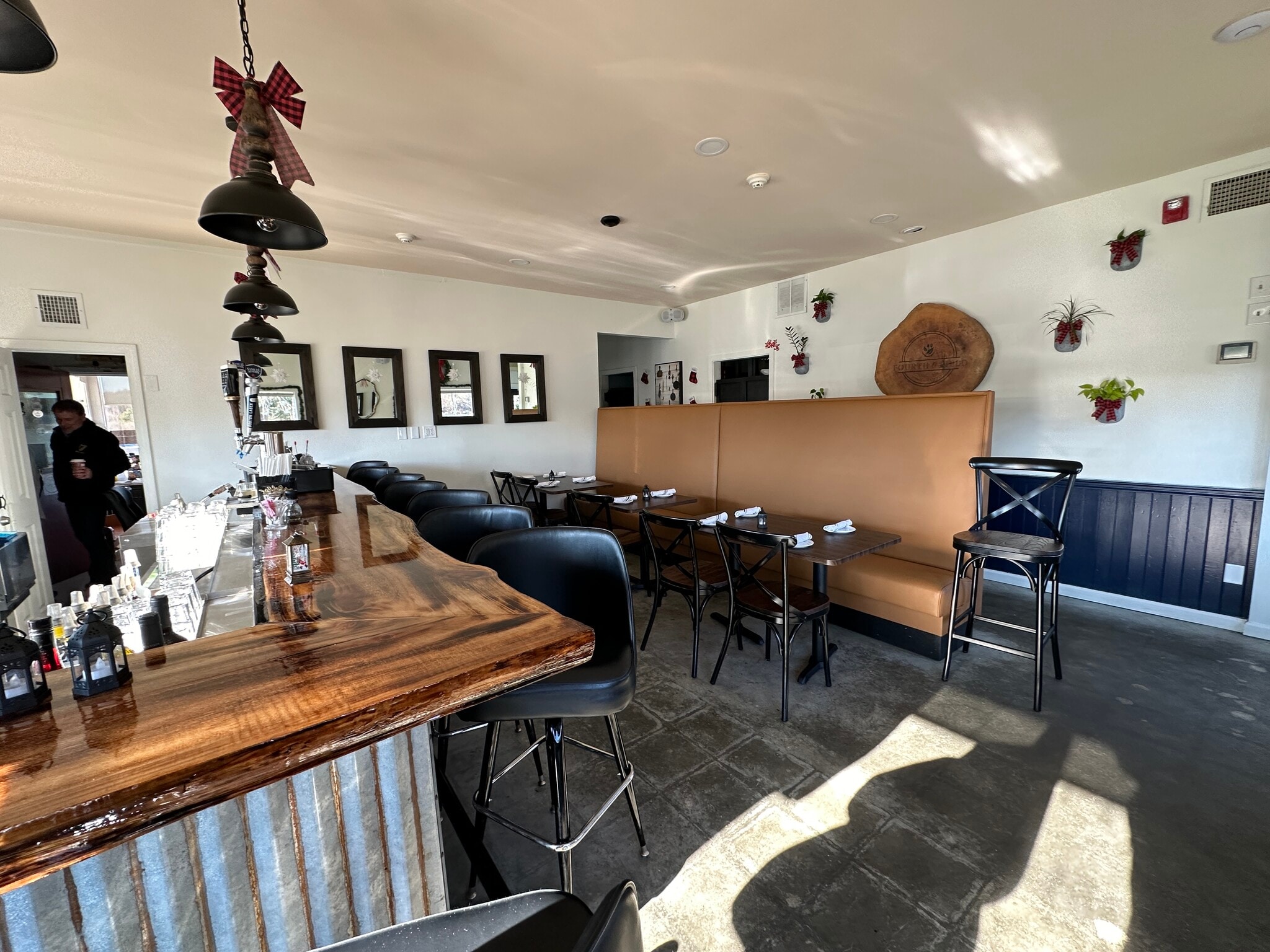 302 Boxboro Rd, Stow, MA 01775 - Minute Man Air Field | LoopNet