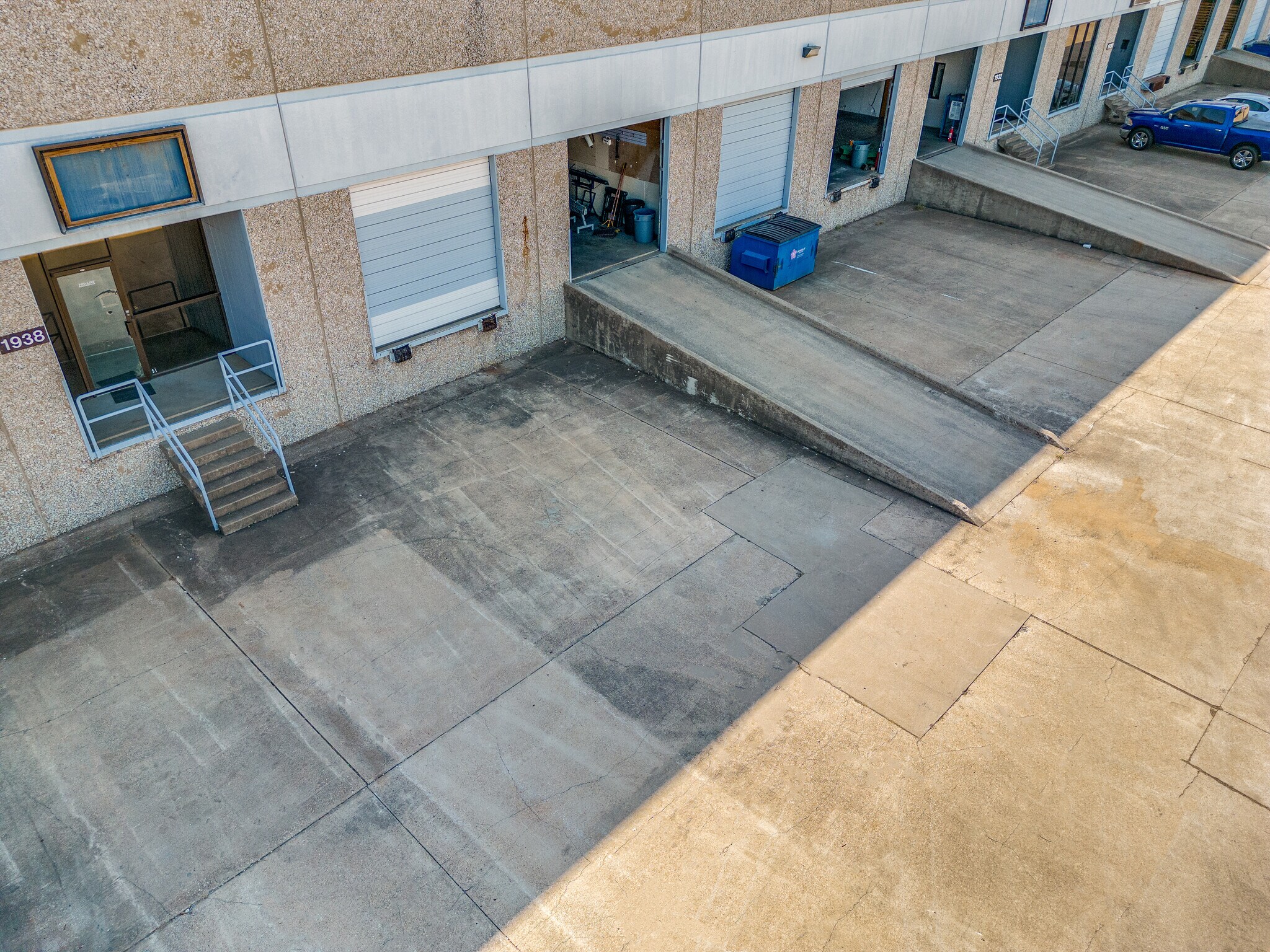 1922-1938 N Great Southwest Pky, Grand Prairie, TX 75050 - Industrial for Lease | LoopNet