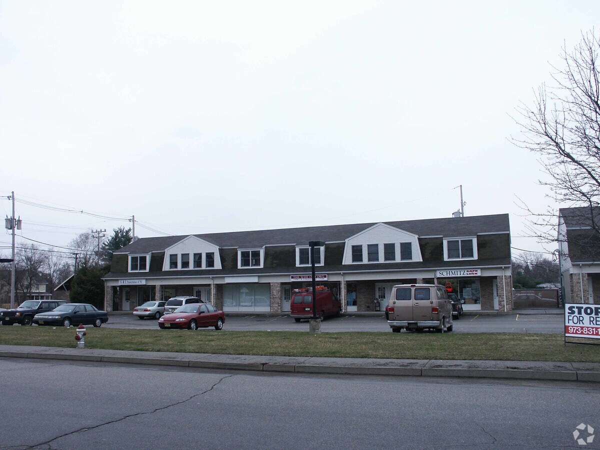 16-20 E Evans Pl, Pompton Plains, NJ 07444 | LoopNet 16-20 E Evans Pl, Pompton Plains, NJ 07444 | LoopNet