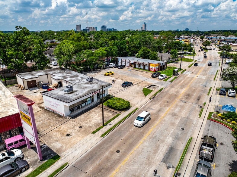 9319 Long Point Rd, Houston, TX 77055 - Retail for Sale | LoopNet