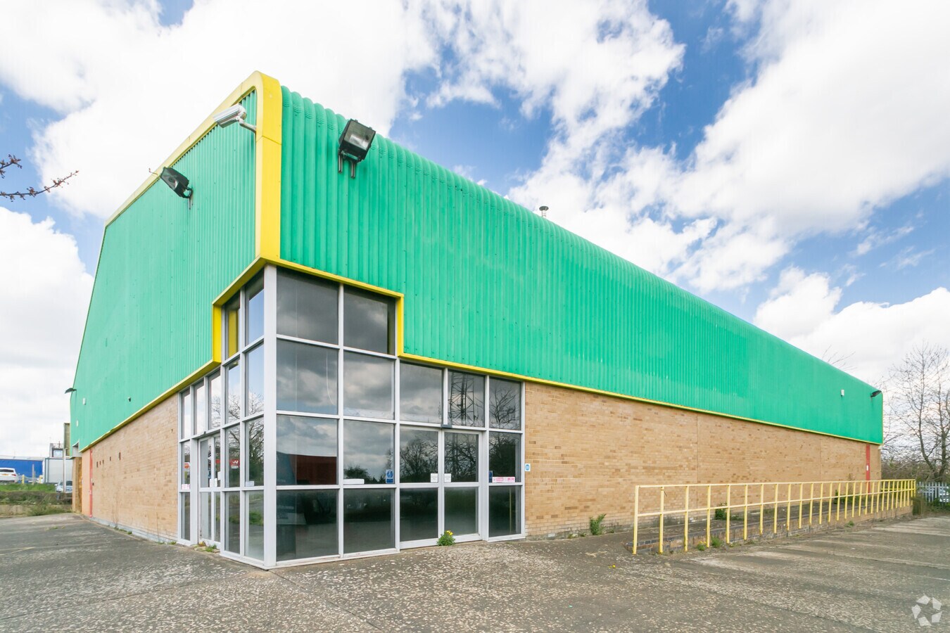 2 Linnell Way, Kettering, NN16 8PS | LoopNet