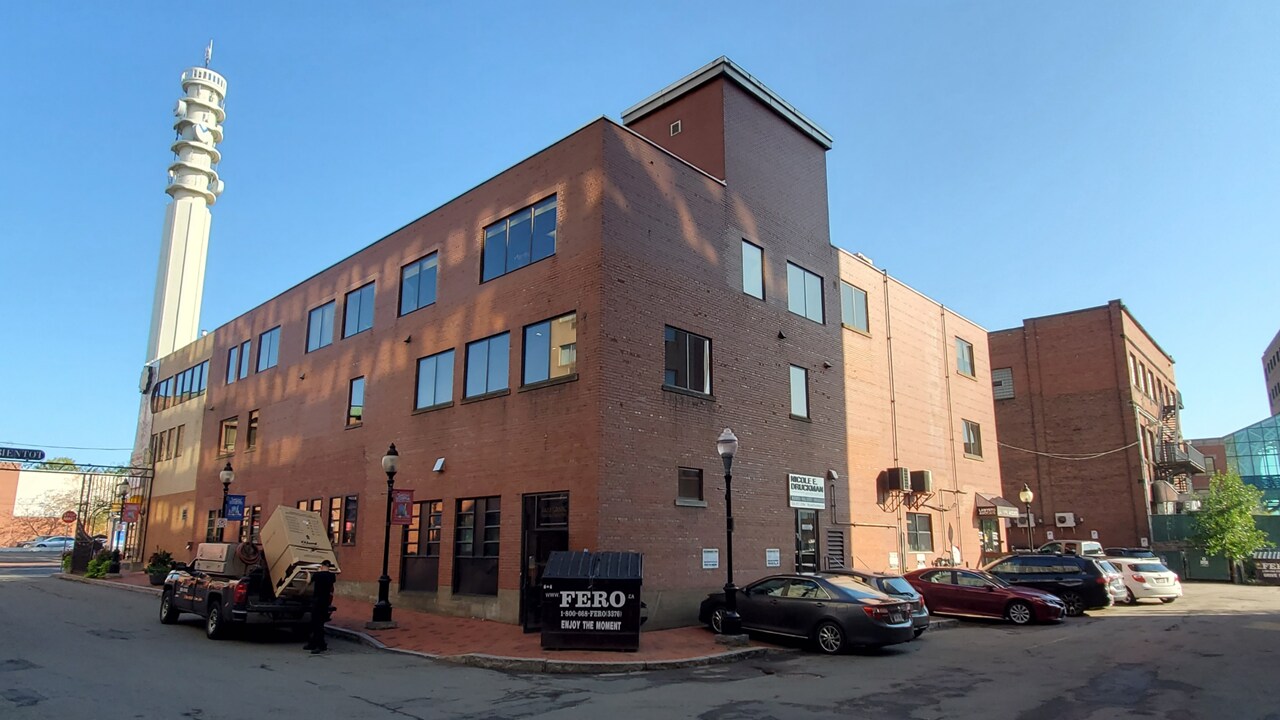 720 Main St, Moncton, NB E1C 1E4 | LoopNet