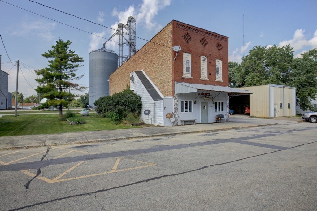 116 W Green St, Roberts, IL 60962 | LoopNet