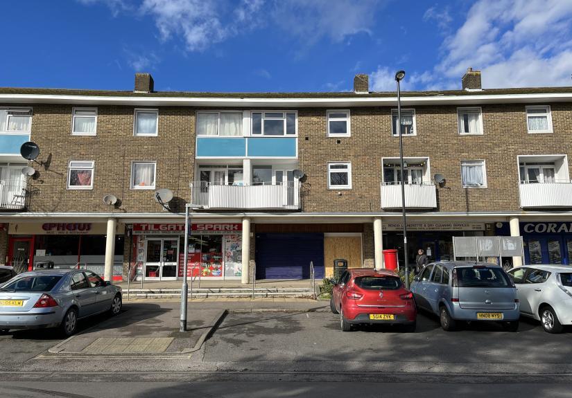 17-17A Tilgate Parade, Crawley, WSX RH10 5EQ | LoopNet