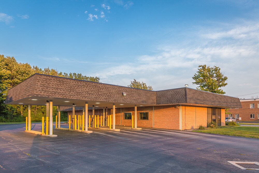 827 Hopkins Rd, Buffalo, NY 14221 | LoopNet