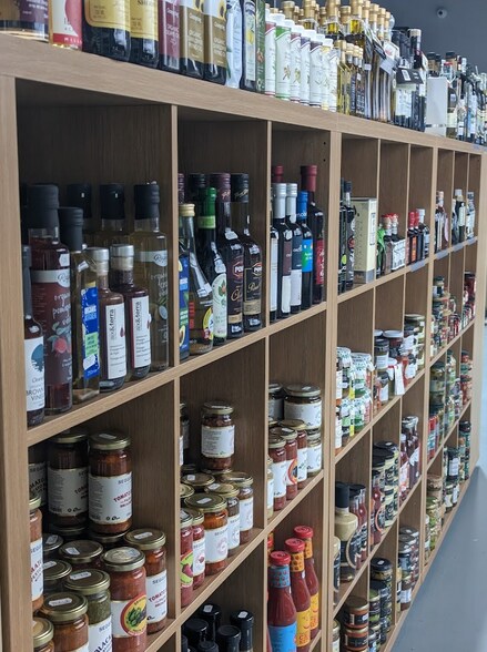 Lakeside Dr, London, LND NW10 7GL - Regency Heights | LoopNet