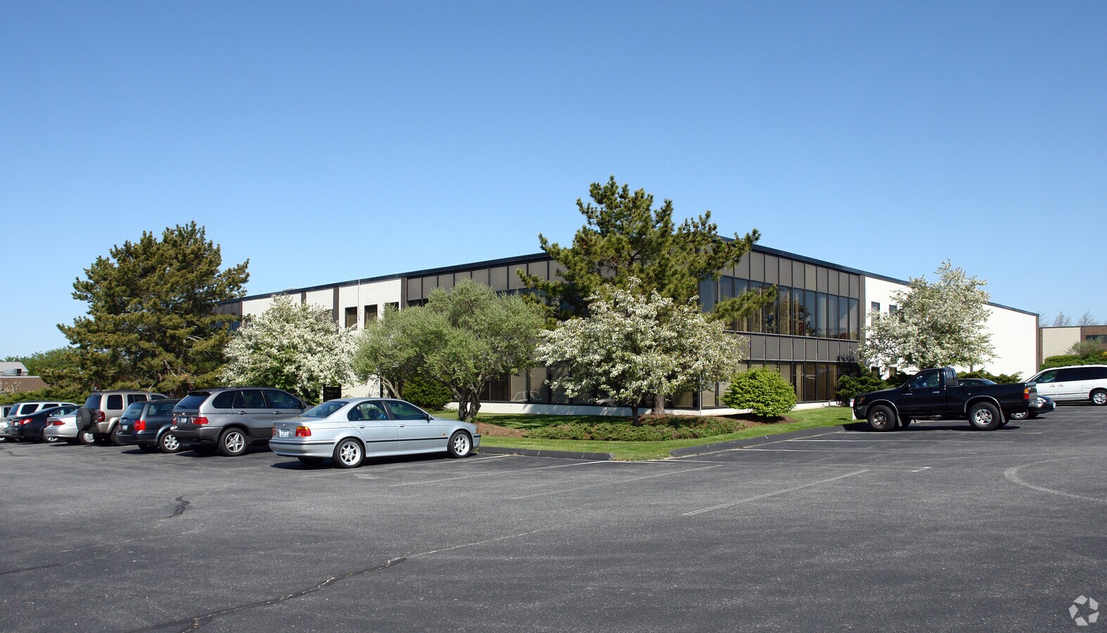 28 Jacome Way, Middletown, RI 02842 | LoopNet