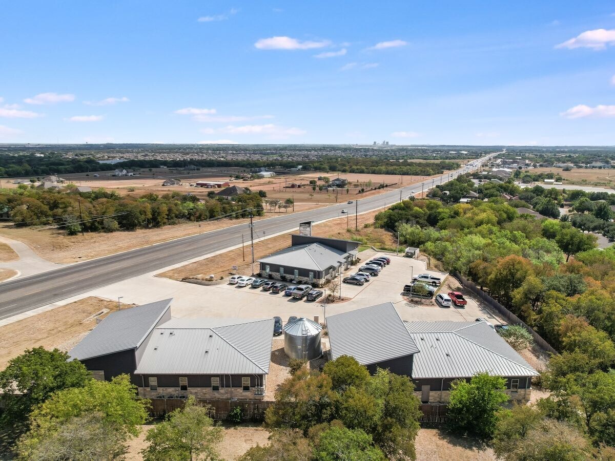589 N FM 1626, Buda, TX 78610 | LoopNet