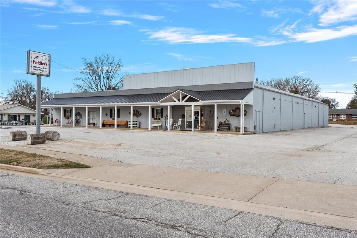 1847 S Main St, South Jacksonville, IL 62650 | LoopNet