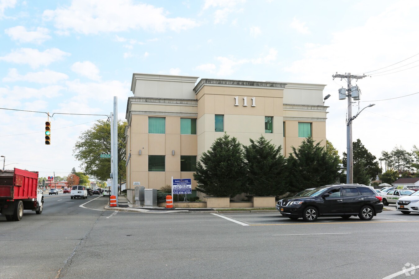 111 W Old Country Rd, Hicksville, NY 11801 | LoopNet