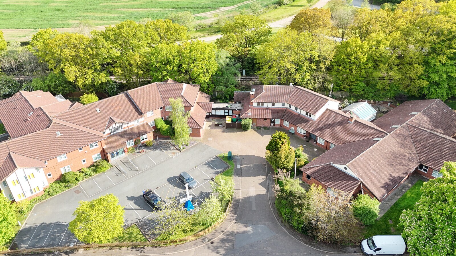 Pike Way, Epping, CM16 6BL | LoopNet