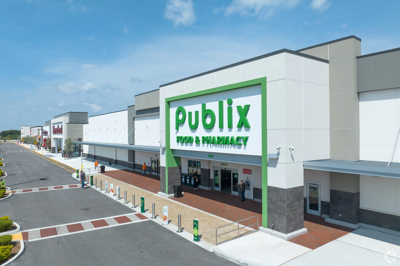 NW 138th St, Hialeah, FL 33018 - The Shoppes at Highland | LoopNet