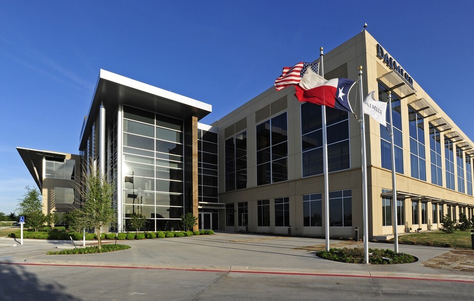 1301 International Pky, Sunrise, FL 33323 - Lake Shore Plaza | LoopNet