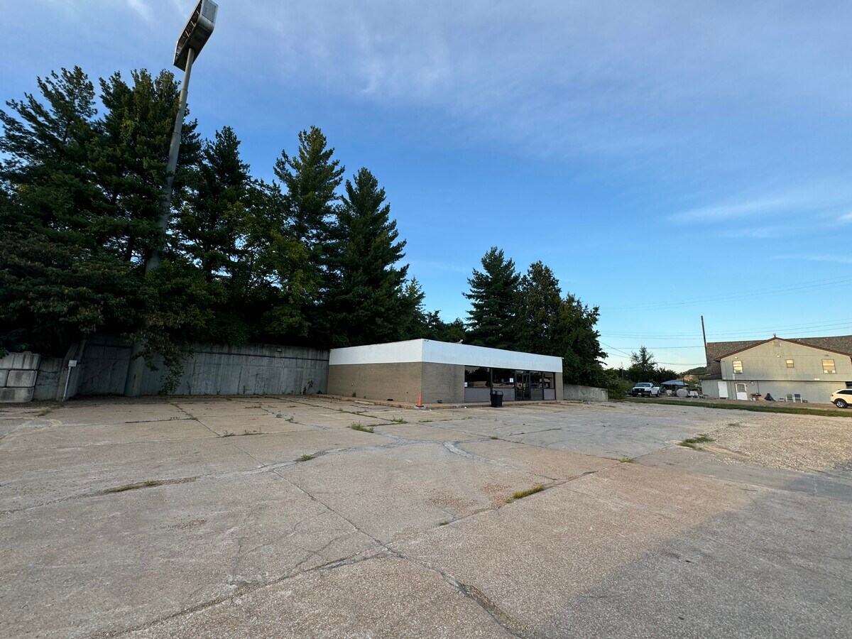 1815 W Osage St, Pacific, MO 63069 | LoopNet