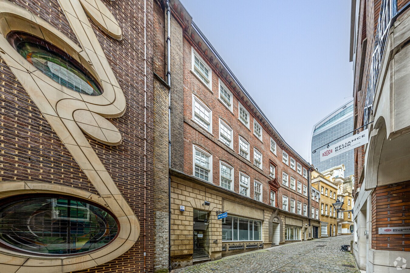 10-13 Lovat Ln, London, EC3R 8DN - Office for Lease | LoopNet