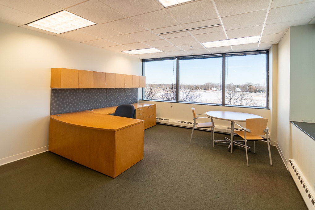 3701 Algonquin Rd, Rolling Meadows, IL 60008 - Crossroads | LoopNet