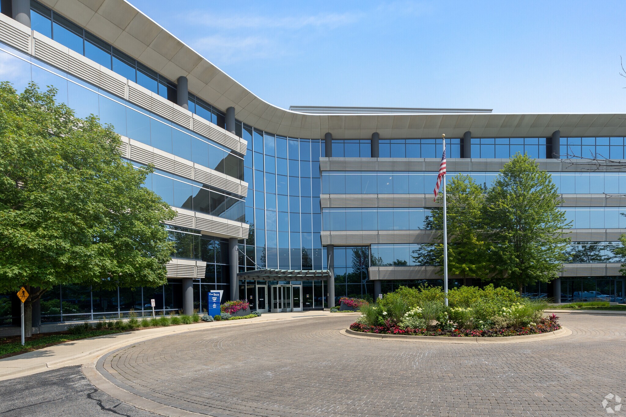 700 Commerce Dr, Oak Brook, IL 60523 - Oak Brook Pointe | LoopNet