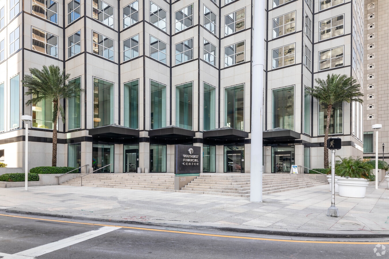 200 S Biscayne Blvd, Miami, FL 33131 - Southeast Financial Center | LoopNet
