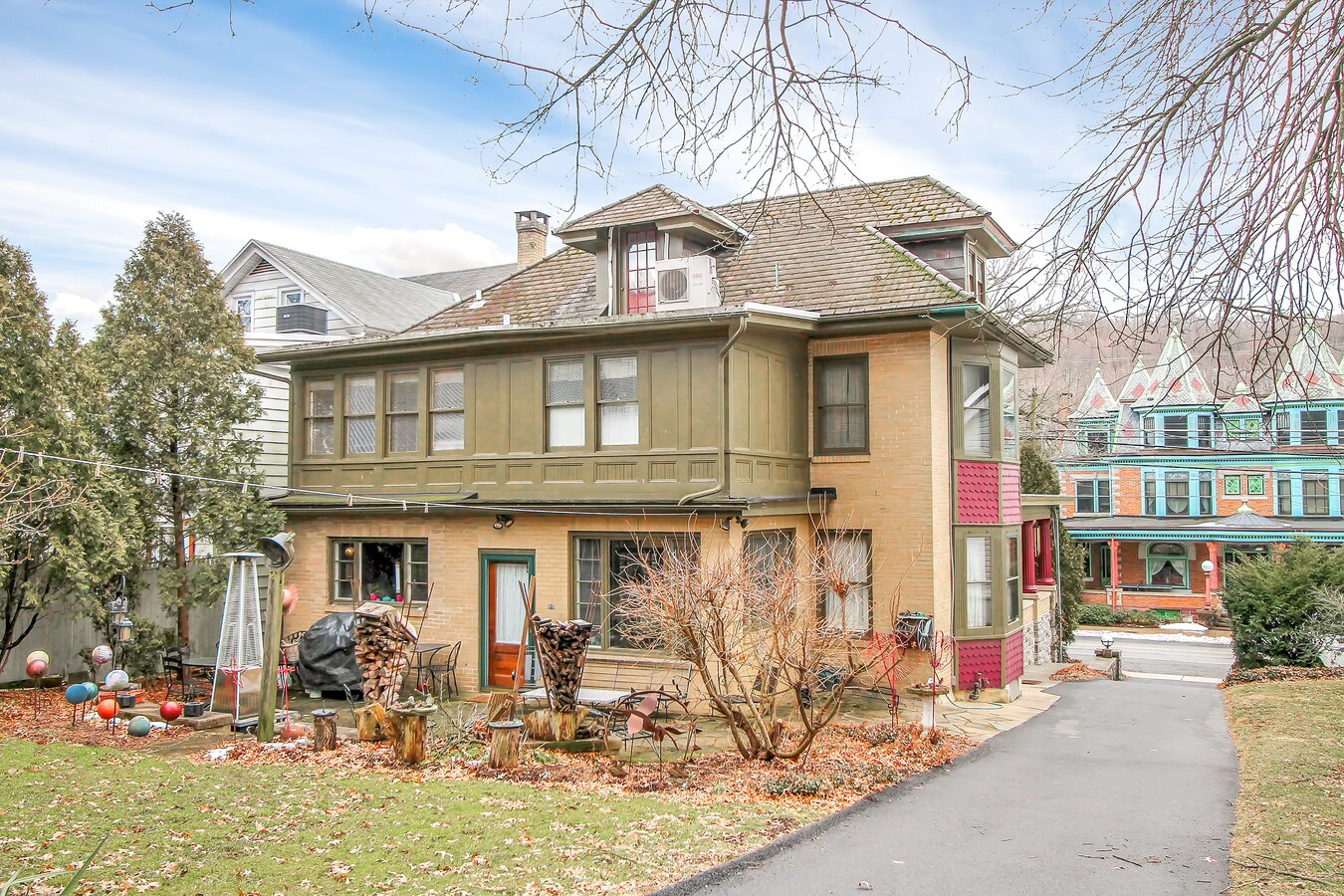 62 W Main St, Adamstown, PA 19501 | LoopNet