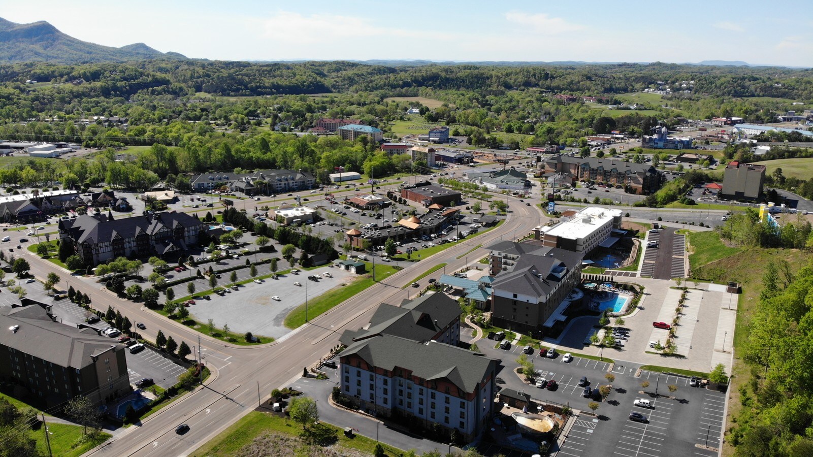 2509 Teaster Ln, Pigeon Forge, TN 37863 | LoopNet