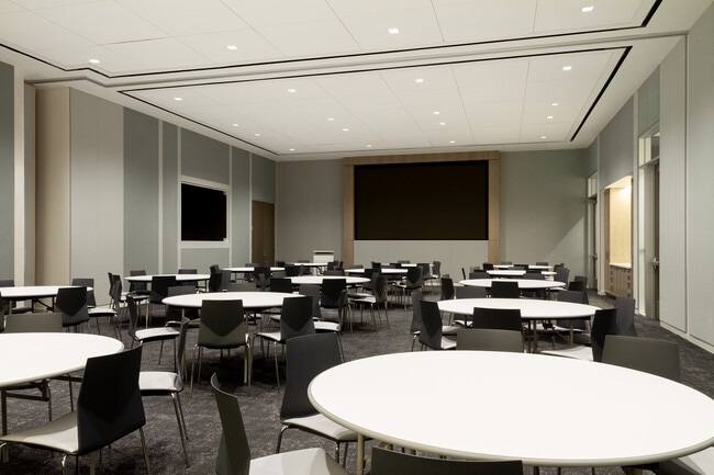 JLL - Dallas Commercial Listings & Brokers | LoopNet