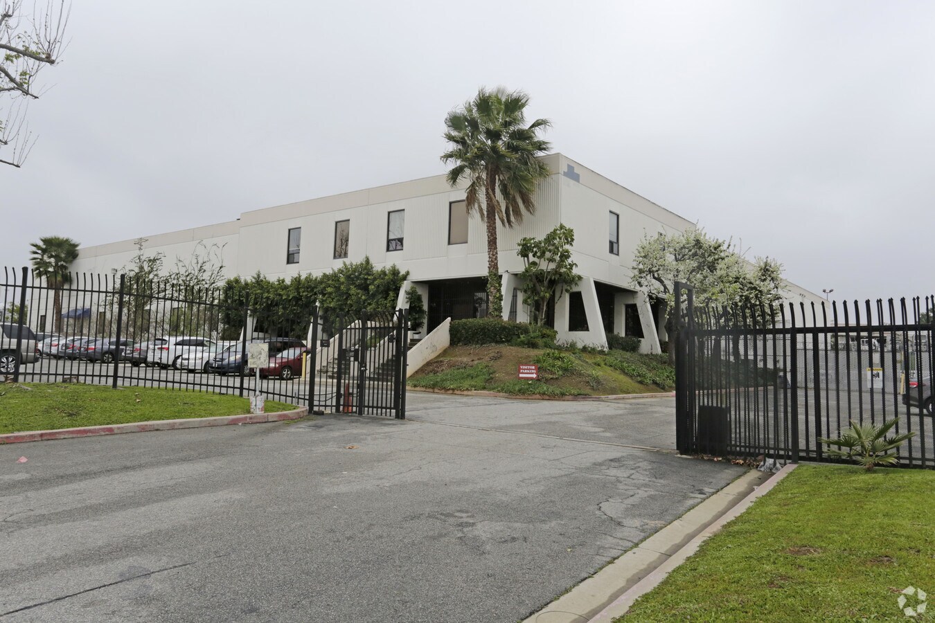 2121 S Wilmington Ave, Compton, CA 90220 - Property Record | LoopNet.com