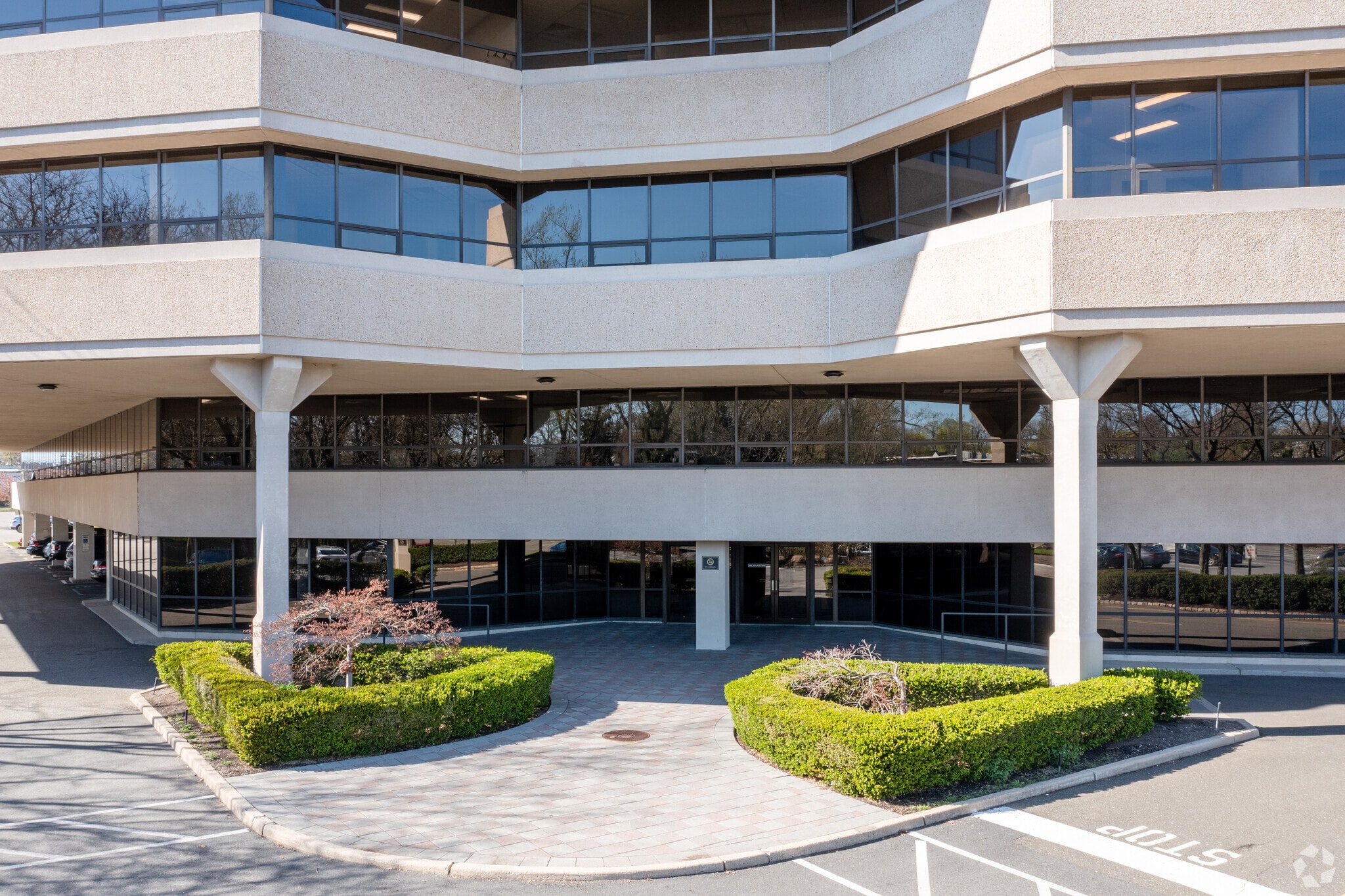 80 E State Rt 4, Paramus, NJ 07652 - The Atrium | LoopNet