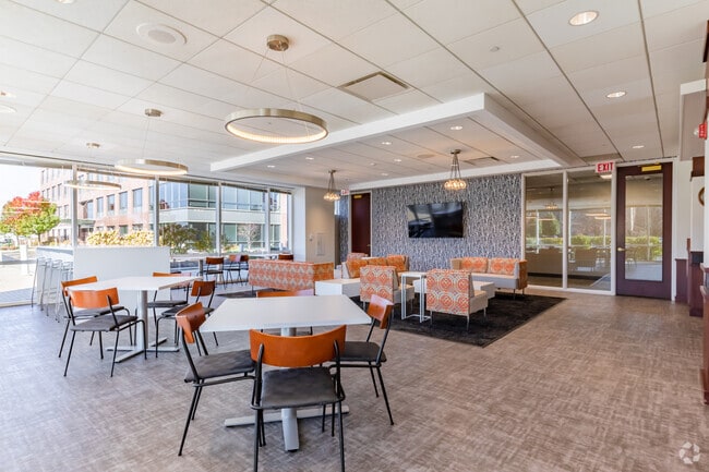 JLL - Chicago Commercial Listings & Brokers | LoopNet