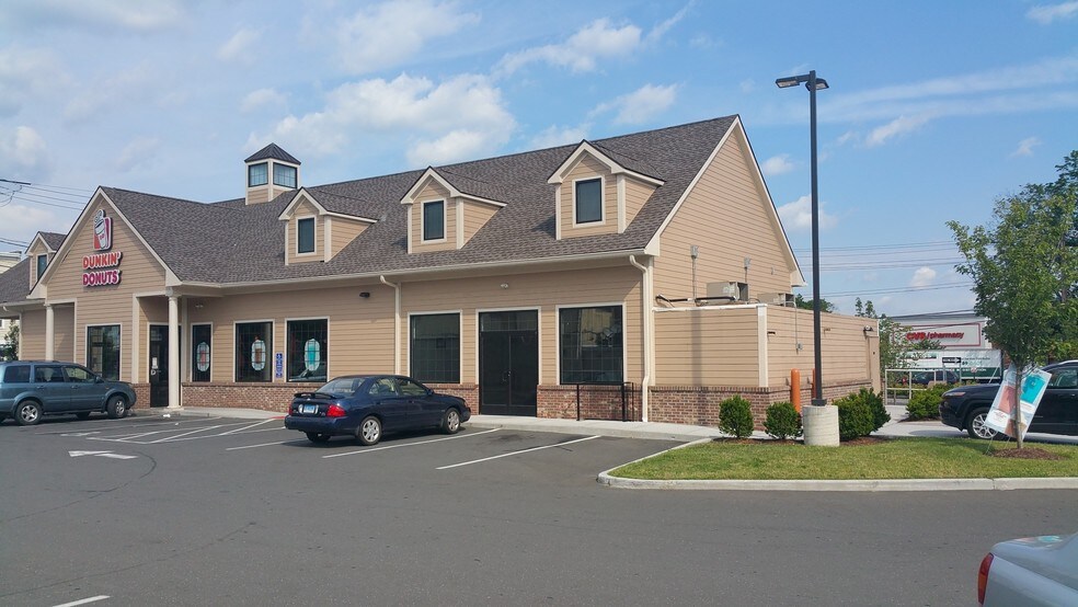 10-12 Main St, Danbury, CT 06810 | LoopNet