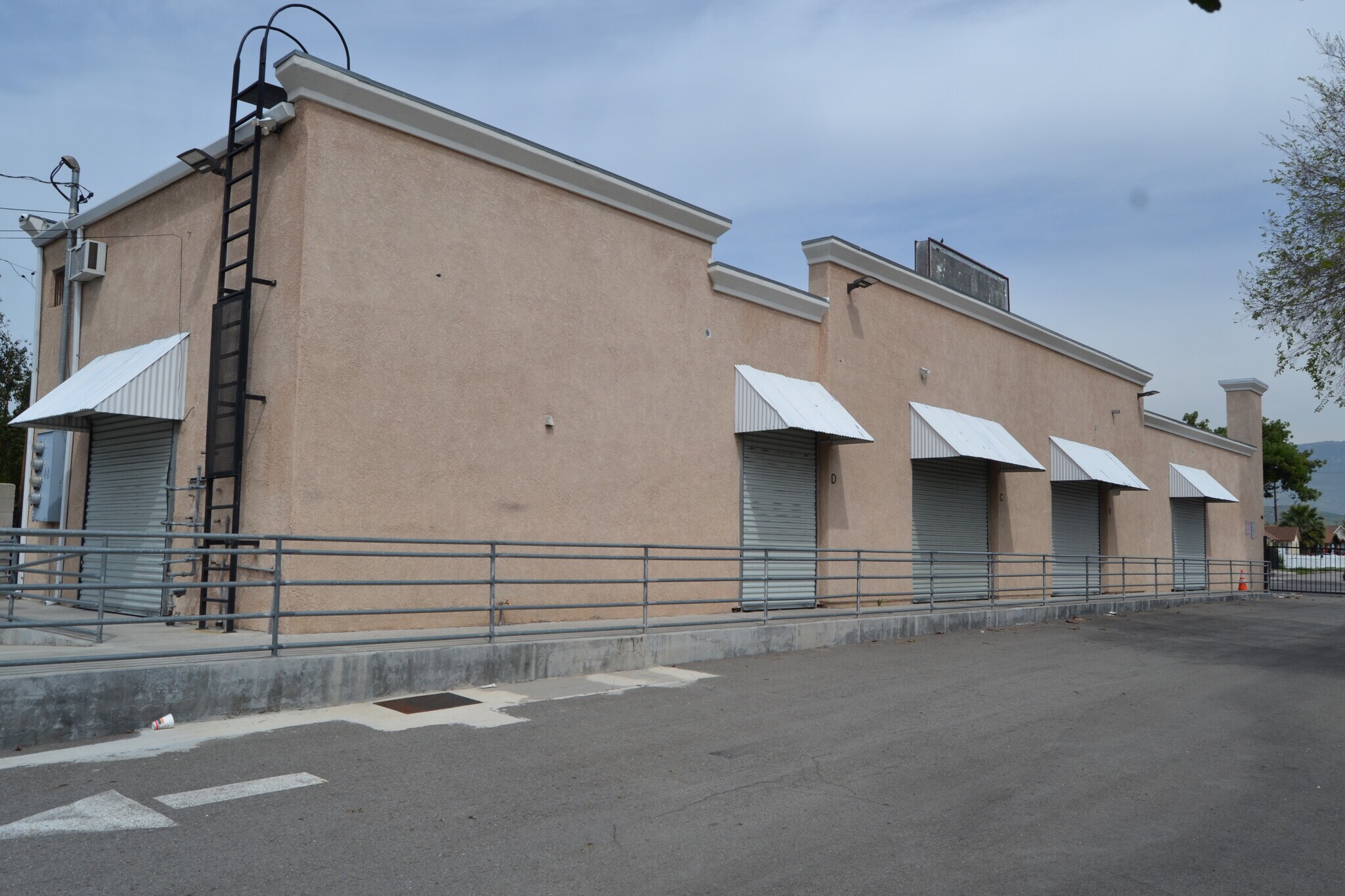 643 W Base Line St, San Bernardino, CA 92410 - RETAIL PLAZA - MOVE IN ...