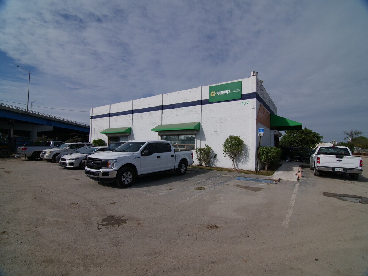 1377 Hammondville Rd, Pompano Beach, FL 33069 | LoopNet