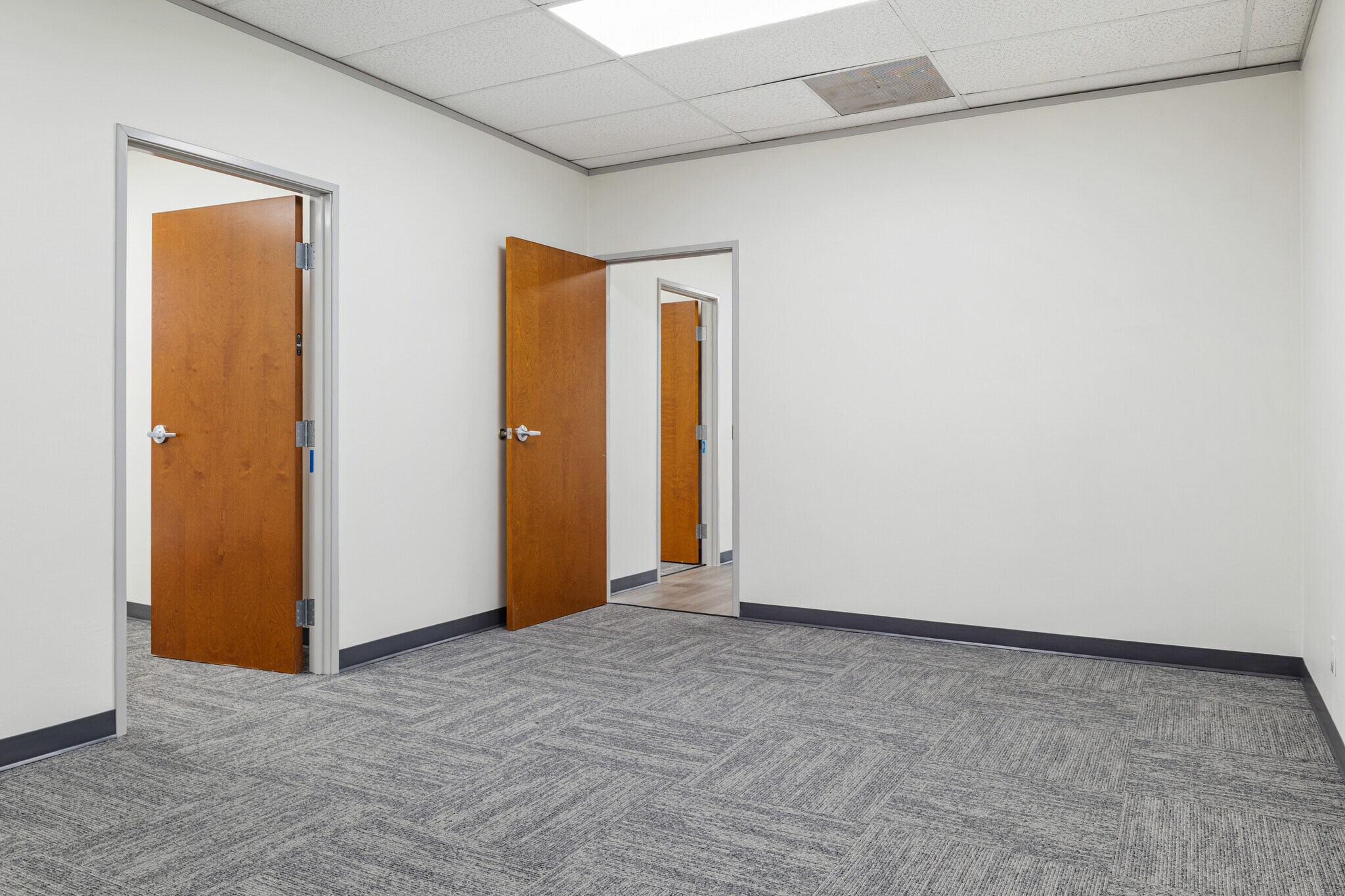 5555 N Lamar Blvd, Austin, TX 78751 - Lamar Business Park | LoopNet