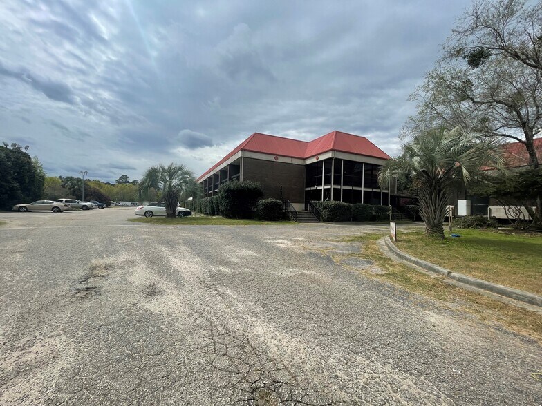 5275 Dingle Pond Rd, Summerton, SC 29148 - Lenora's Santee Resort Inn ...