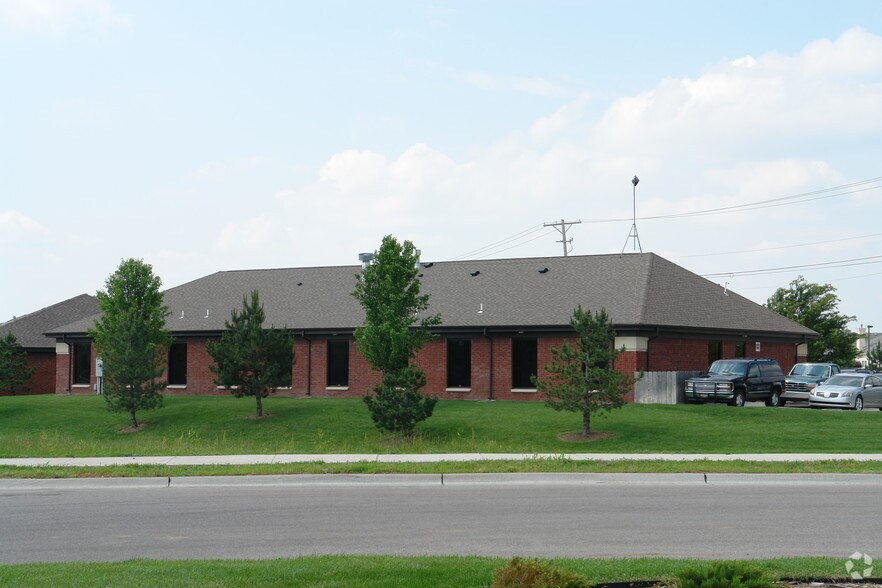 2020 N Webb Rd, Wichita, KS 67206 - Office for Lease | LoopNet