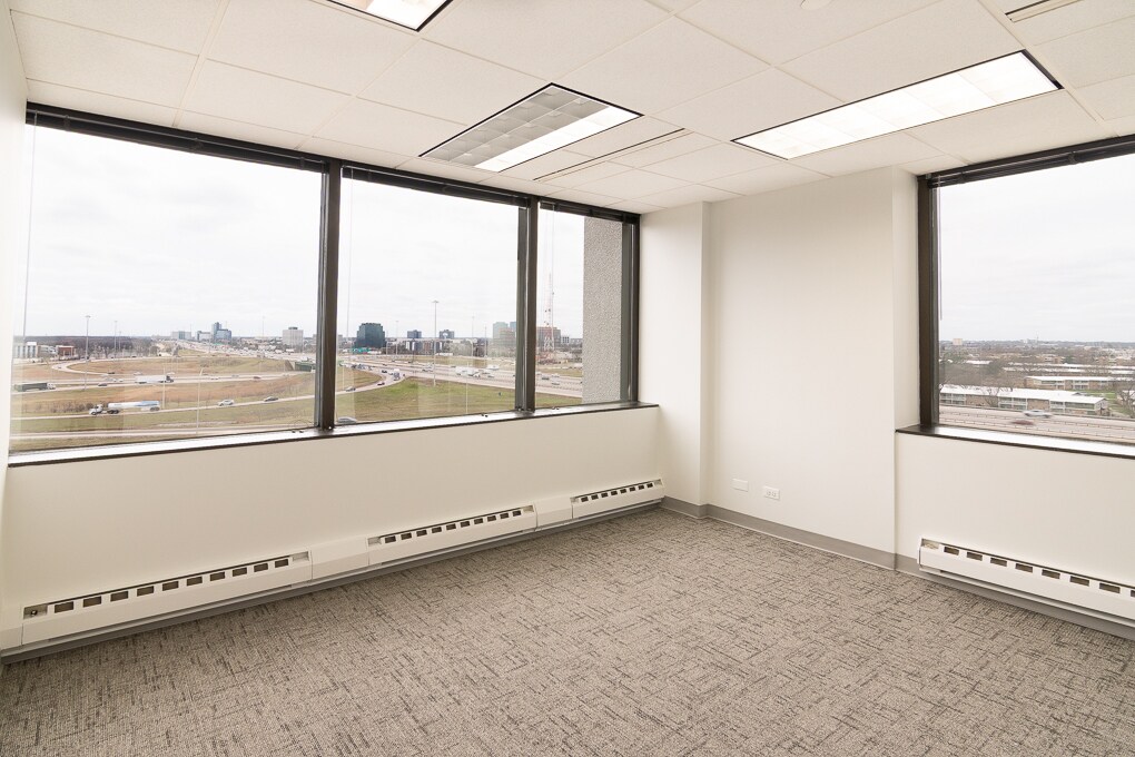 3701 Algonquin Rd, Rolling Meadows, IL 60008 - Crossroads | LoopNet