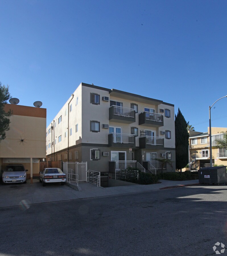 6556 La Mirada Ave, Los Angeles, CA 90038 | LoopNet 6556 La Mirada Ave, Los Angeles, CA 90038 | LoopNet