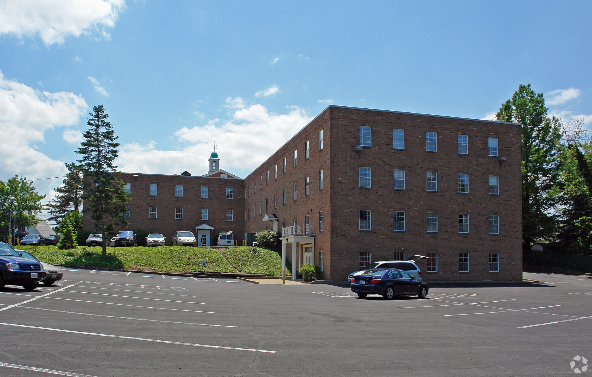 5001 Mayfield Rd, Lyndhurst, OH 44124 - Jefferson Centre Building | LoopNet