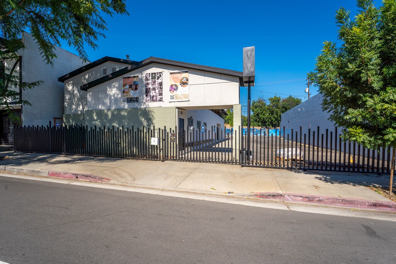 19525-19527 Ventura Blvd, Tarzana, CA 91356 | LoopNet