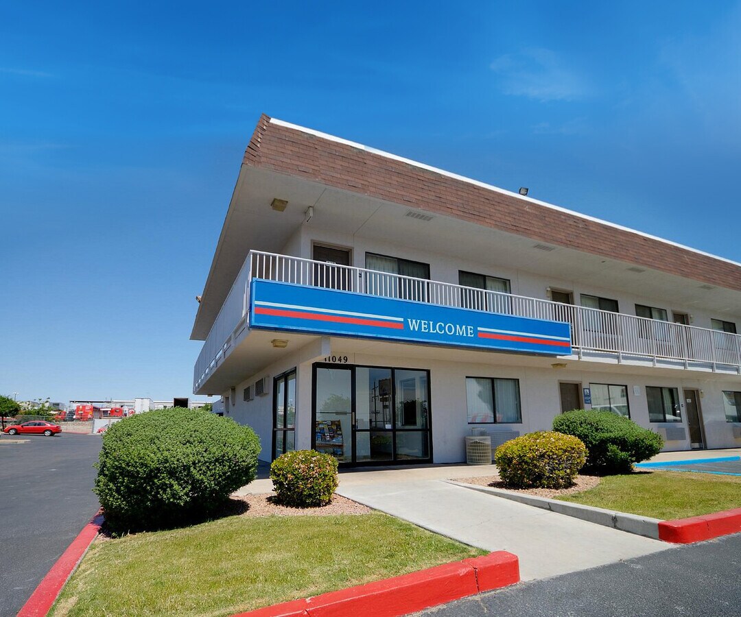 11049 W Gateway Blvd, El Paso, TX 79935 - Studio 6 El Paso East | LoopNet