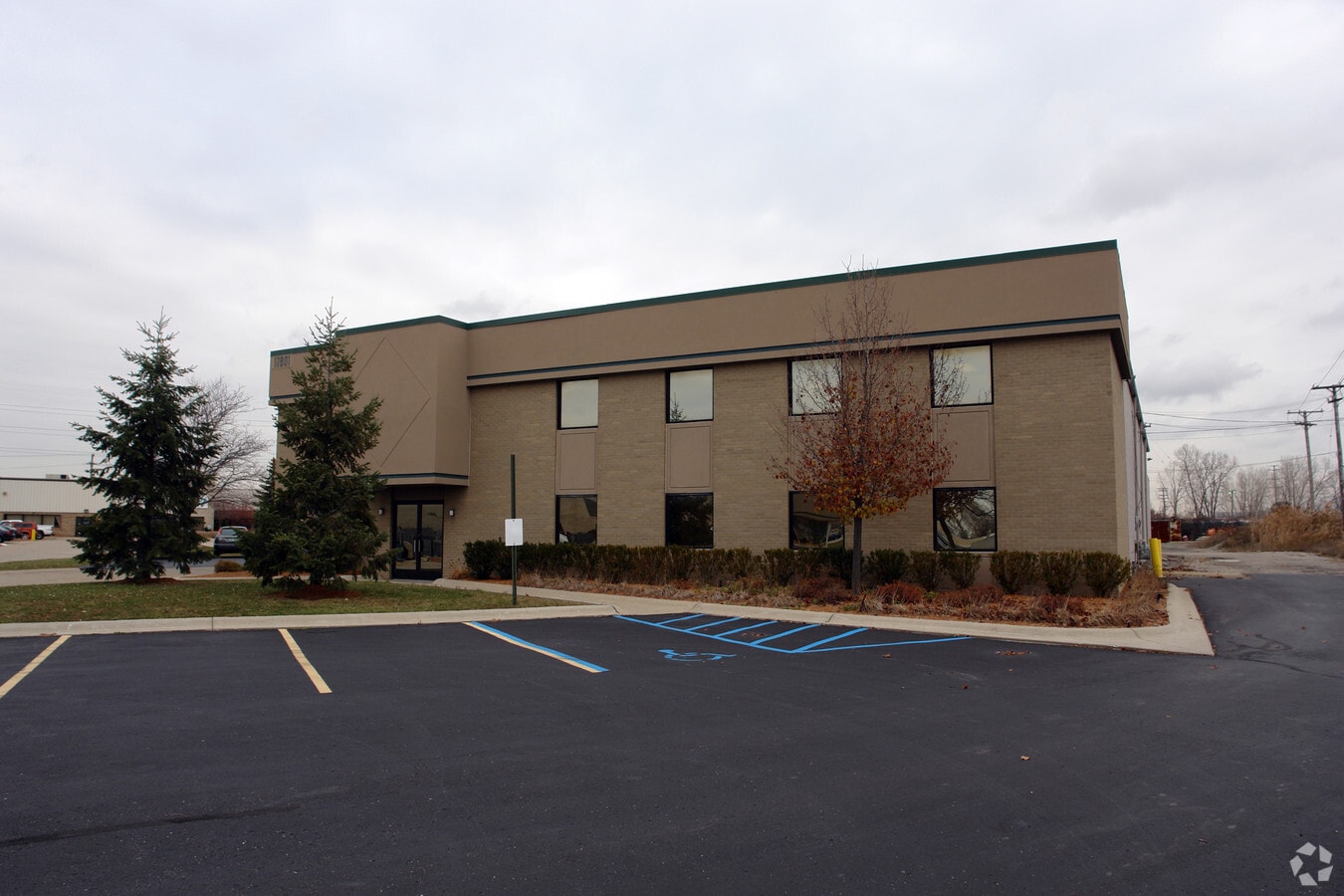 17801 Helro Dr, Fraser, MI 48026 | LoopNet