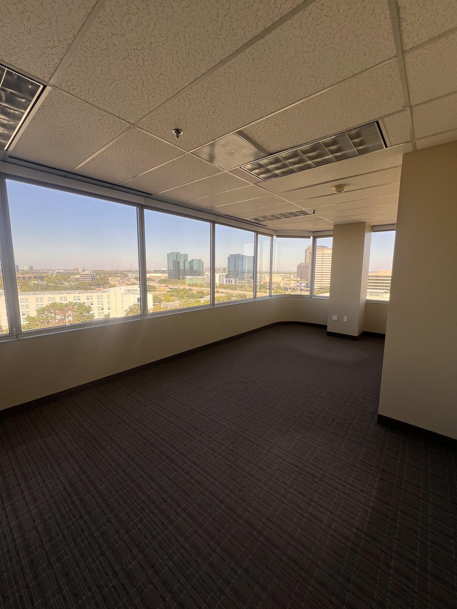 105 Decker Ct, Irving, TX 75062 - Crestview Tower | LoopNet