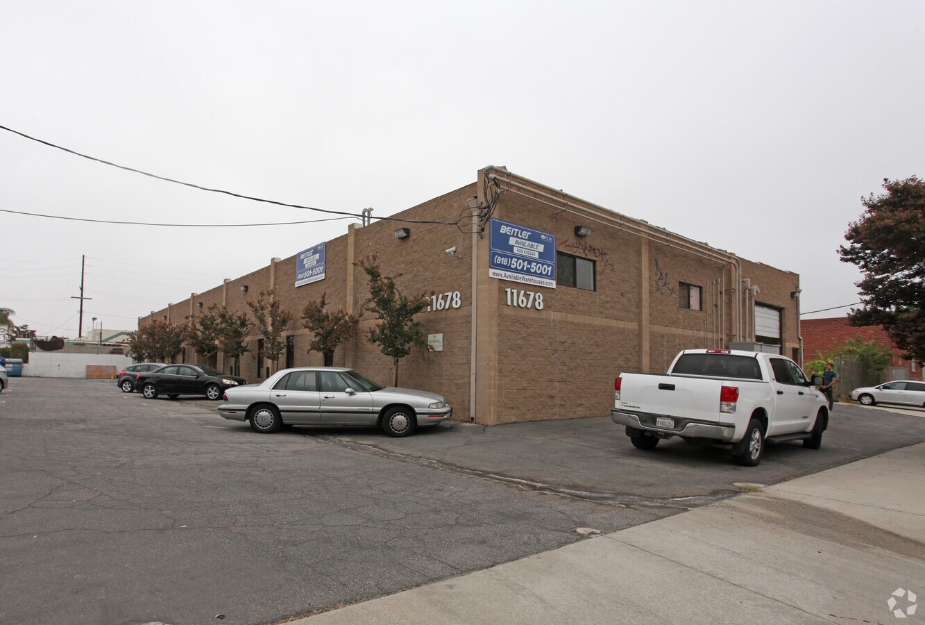 11678-11684 Pendleton St, Sun Valley, CA 91352 | LoopNet