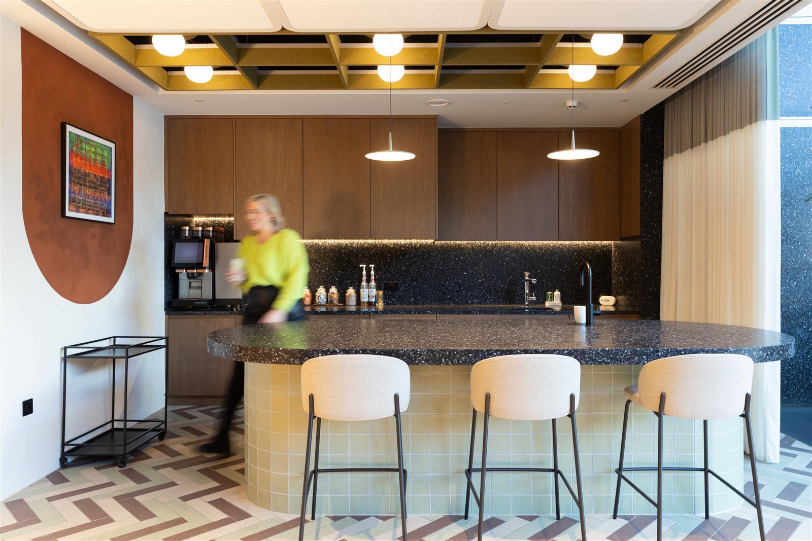 16 Palace St, London, SW1E 5JD - Cardinal Place | LoopNet