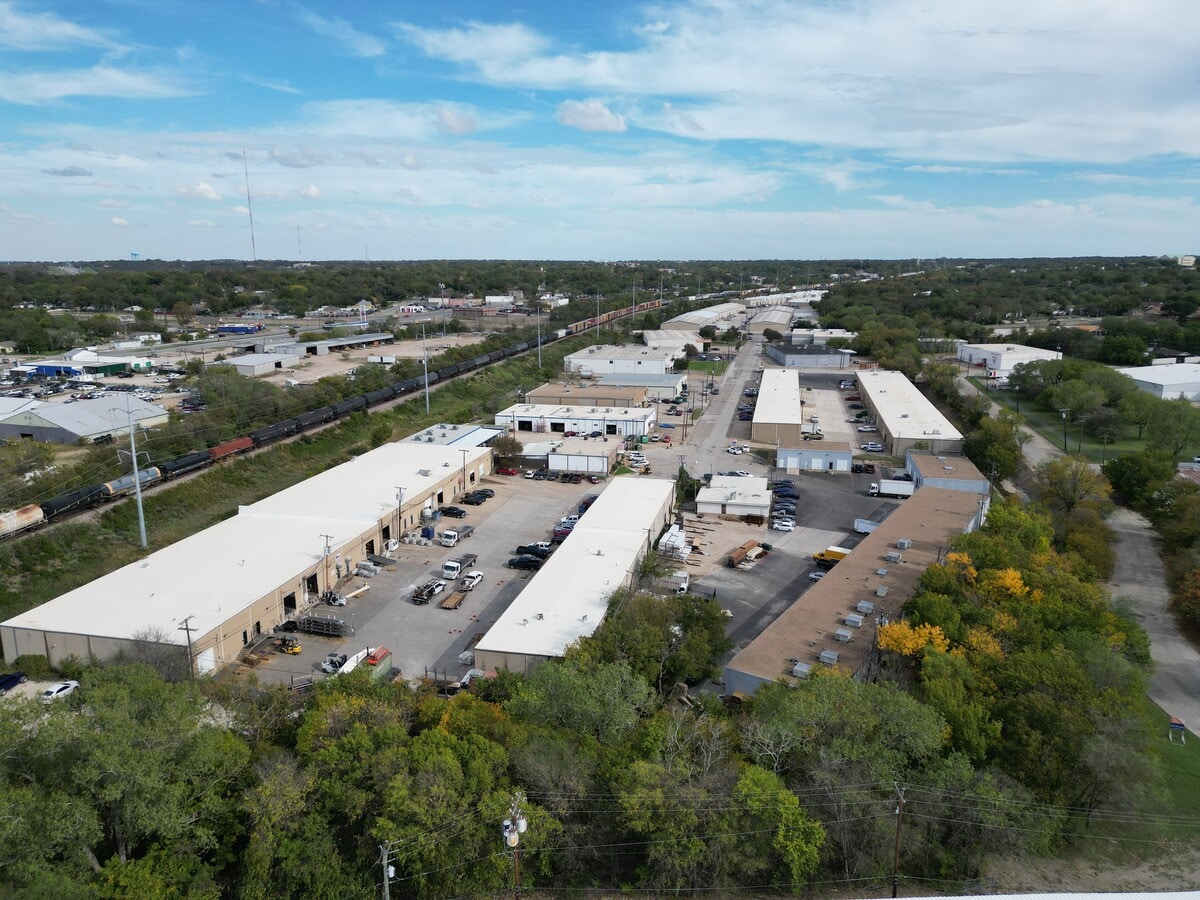 2400 Ludelle St, Fort Worth, TX 76105 | LoopNet